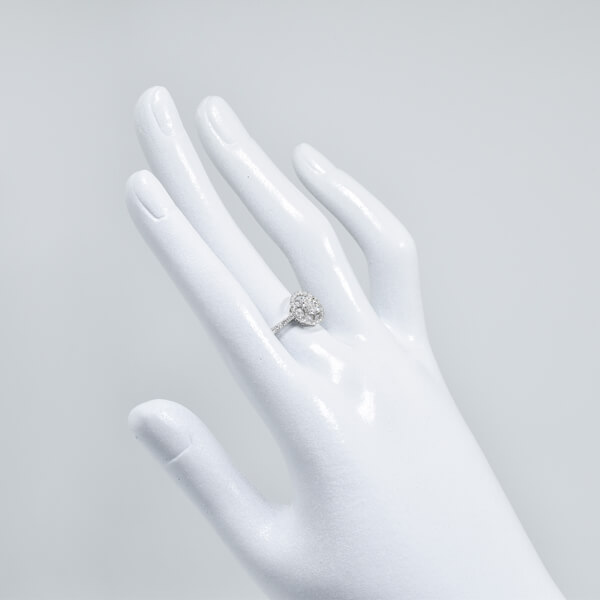 Round Flower Diamond Ring – Everest Jewellery Online